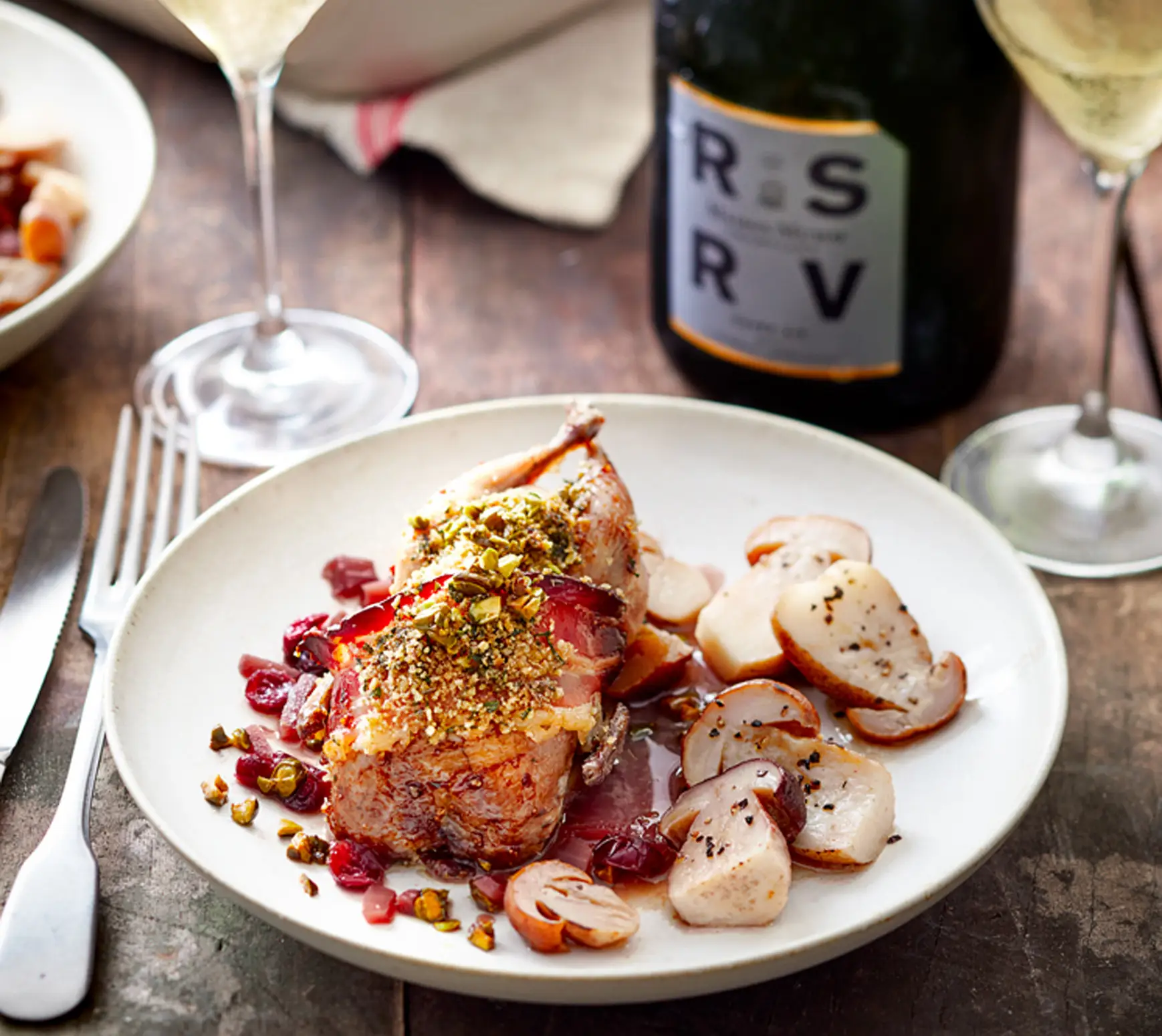 Cailles rôties, poêlée de cèpes et RSRV Cuvée 4.5 - RSRV